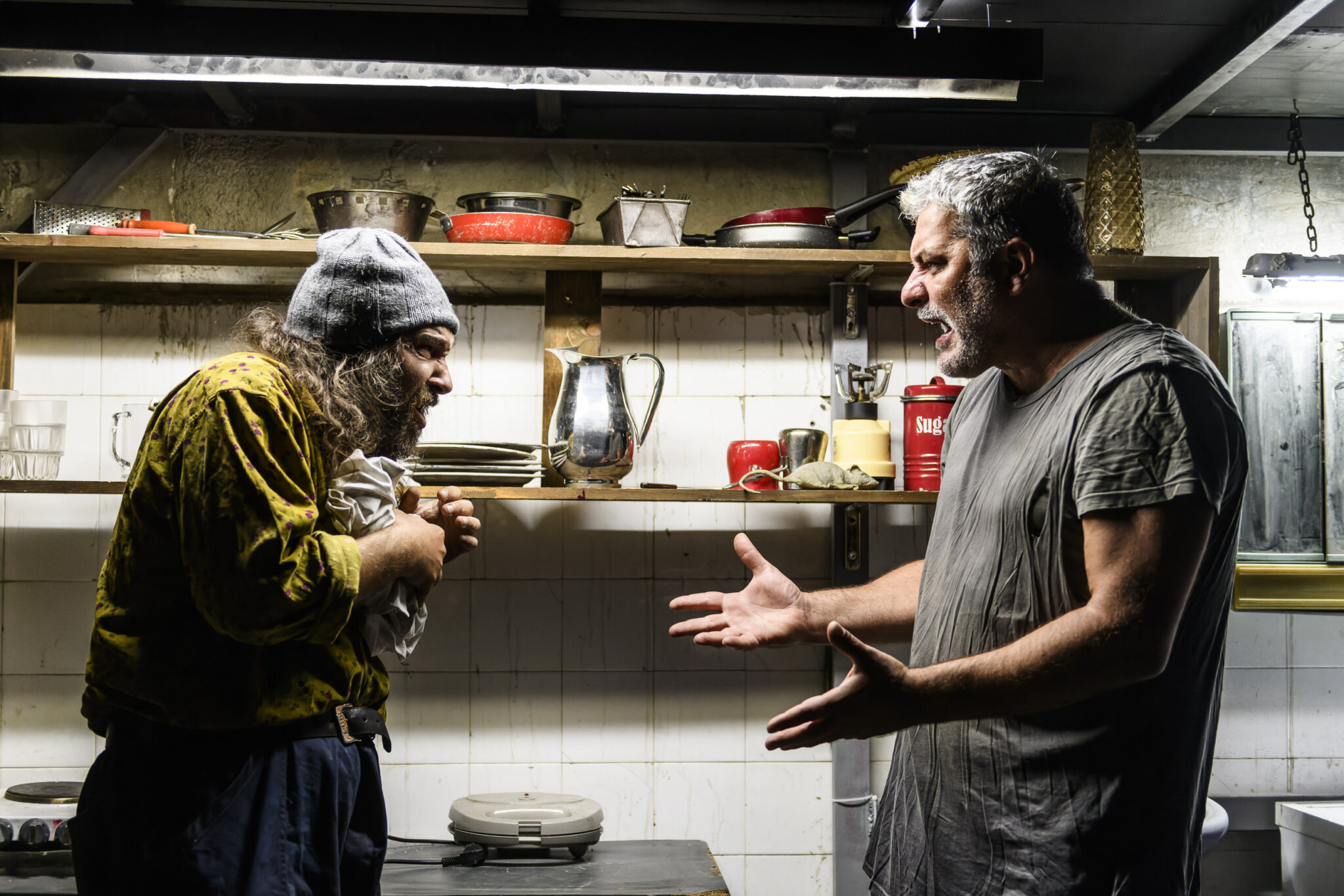 «Άνθρωποι και Ποντίκια» του Βασίλη Μπισμπίκη επιστρέφει με νέα σειρά ...